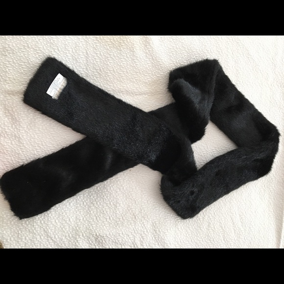 Laura Ashley | Accessories | Laura Ashley Black Faux Fur Scarf | Poshmark